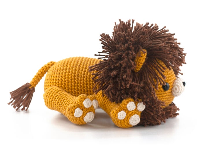 Free Lion Amigurumi crochet pattern - DIY Fluffies