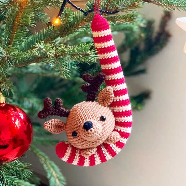 Free Reindeer Christmas ornament crochet pattern - DIY Fluffies