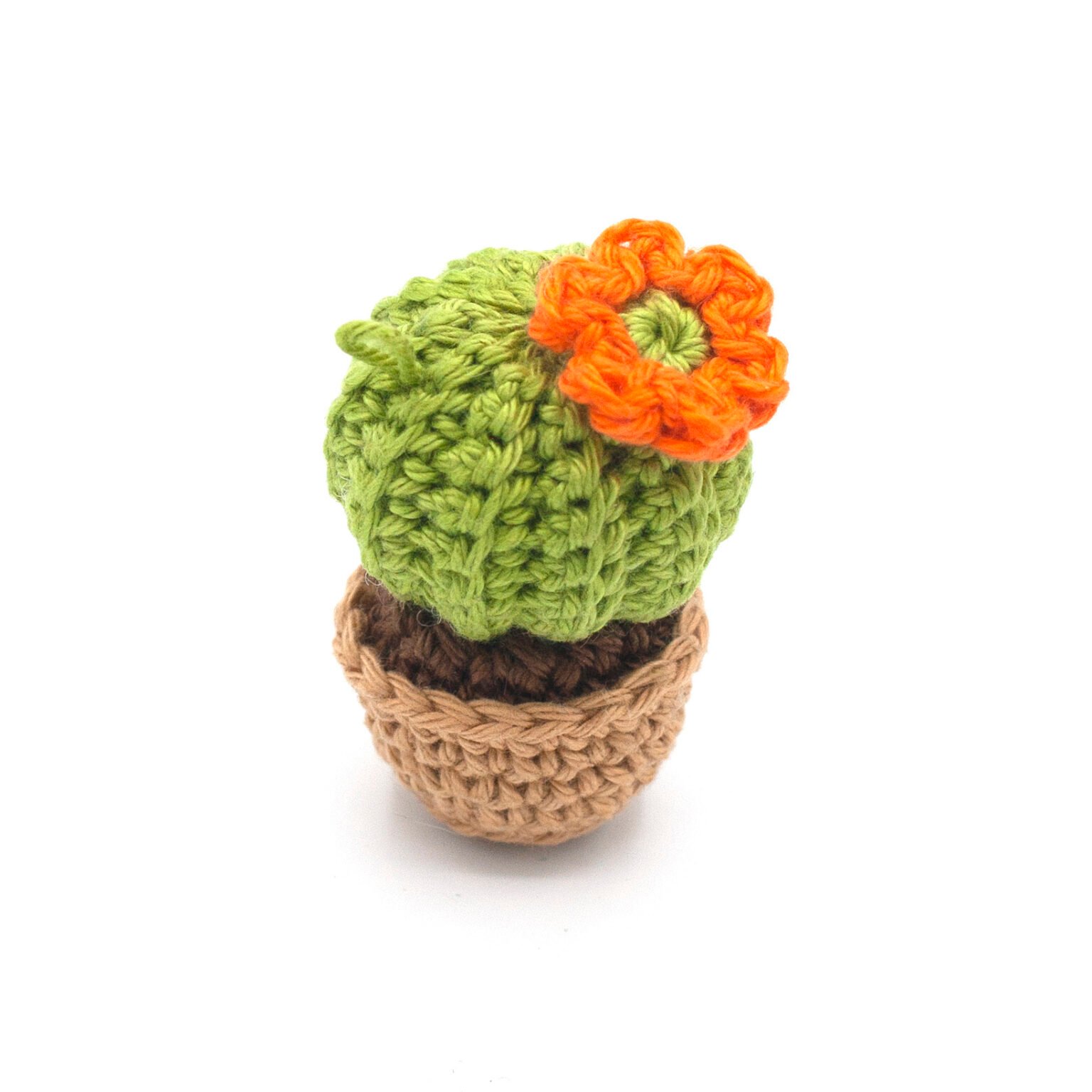 Free round cactus keychain crochet pattern - DIY Fluffies