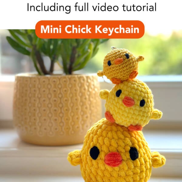 Free Chick Crochet Pattern - Amigurumi Keychain by DIY Fluffies